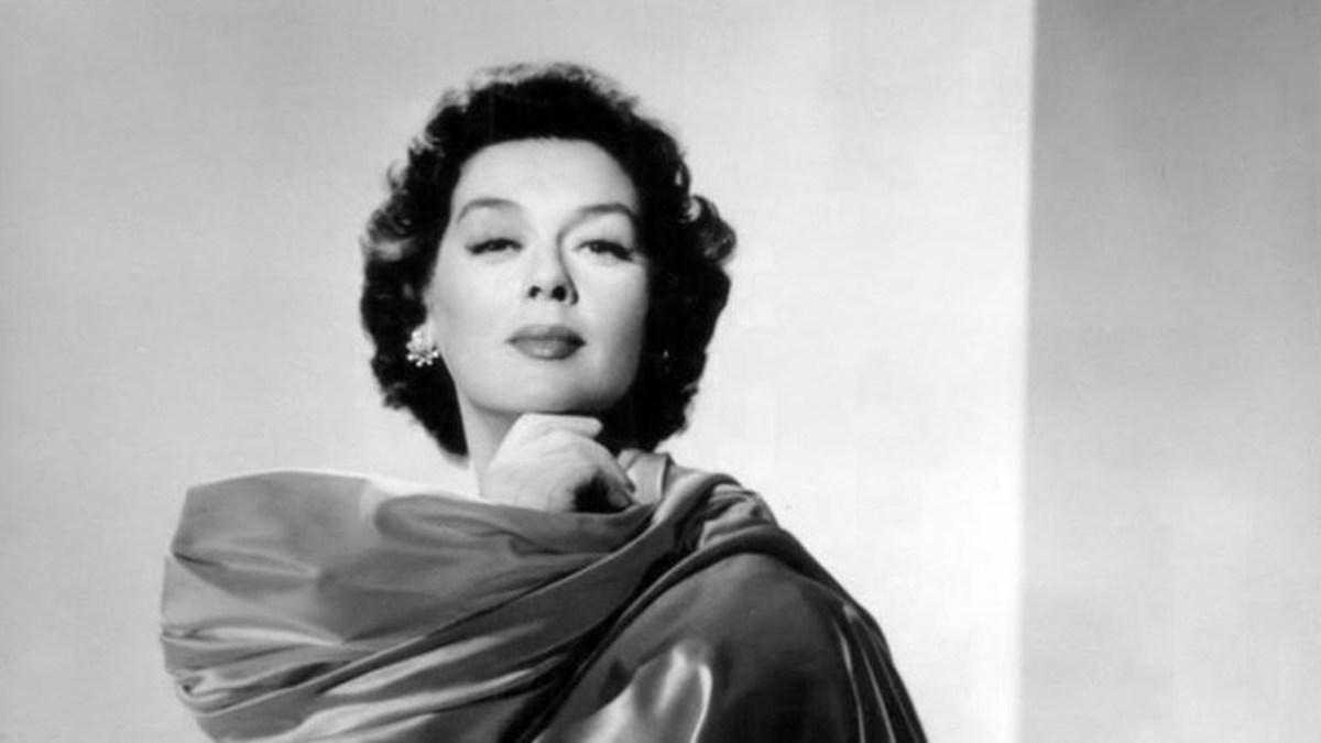 Star Spotlight: Rosalind Russell – The Motion Pictures